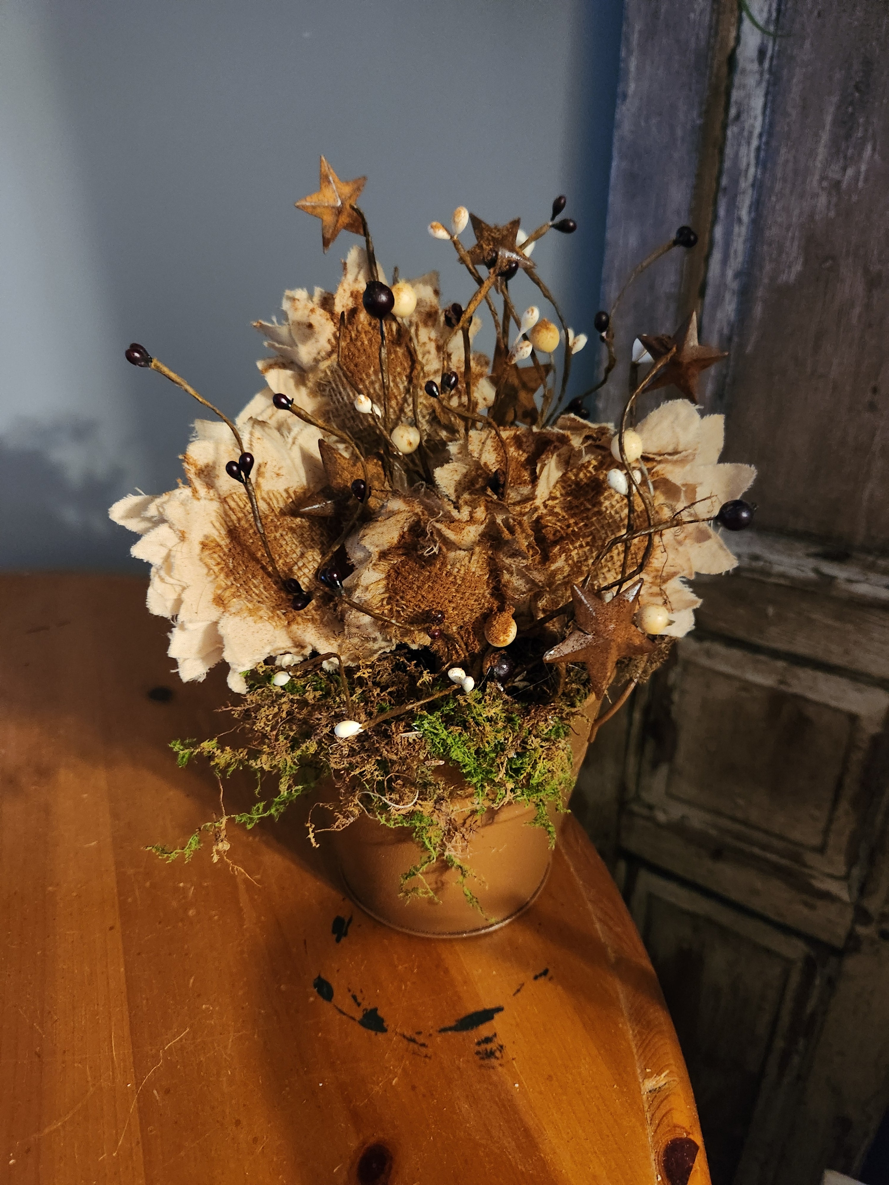 Primitive cloth daisy arrangement – Rusty Ole Primitives
