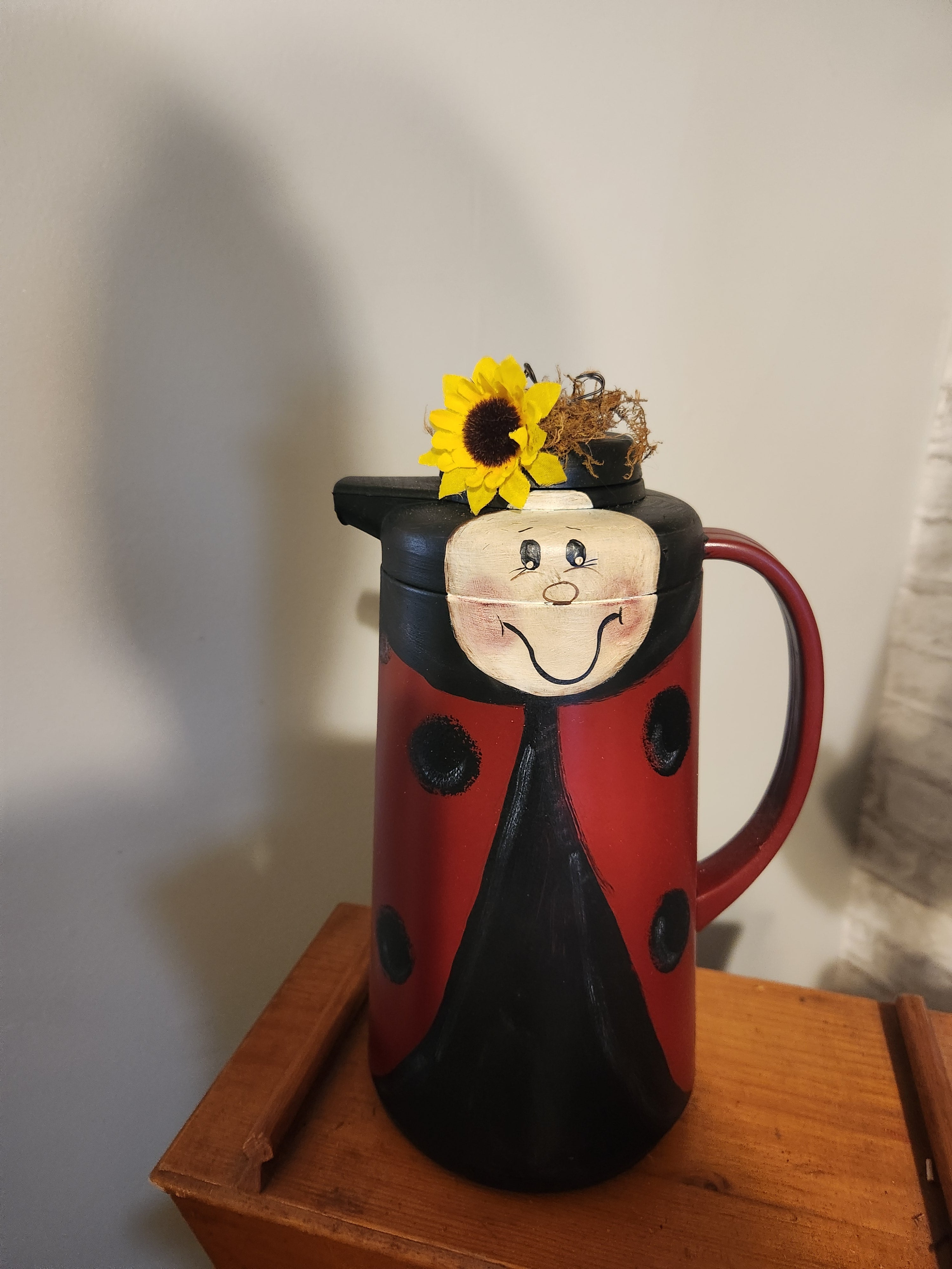 Ladybug pot – Rusty Ole Primitives