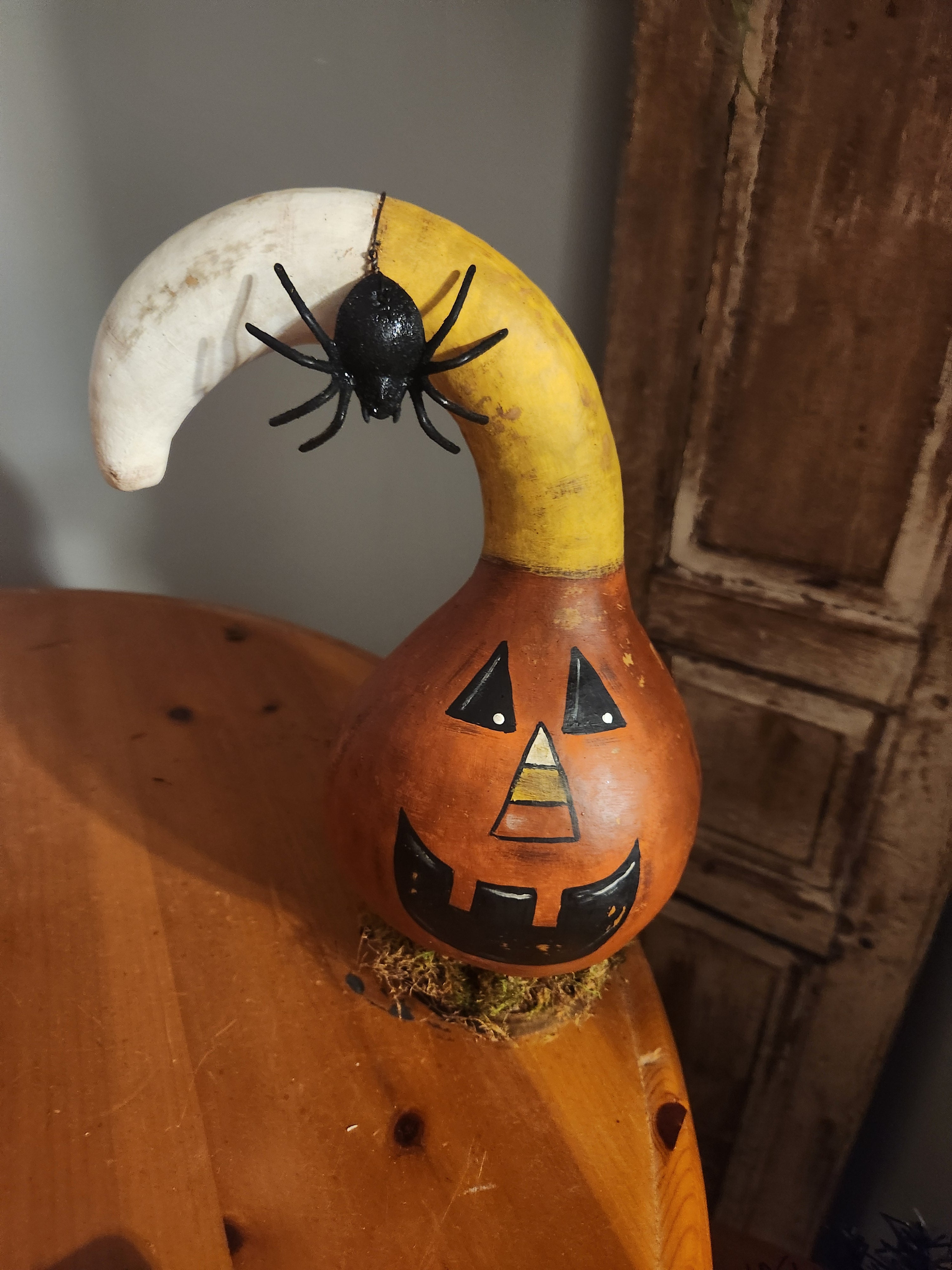 Jack-o-lantern candy corn gourd – Rusty Ole Primitives